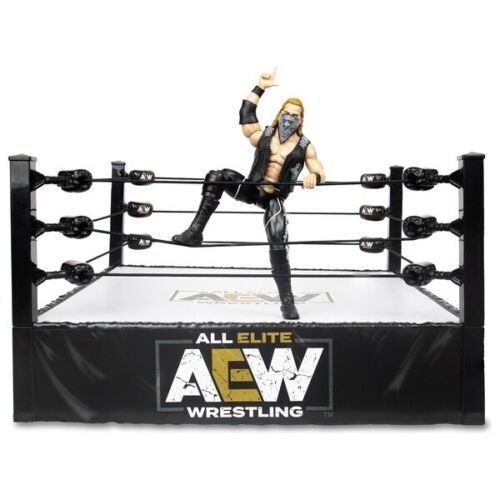 AEW : Unrivaled : Action Ring & UK Exclusive "Hangman" Adam Page Figur ...
